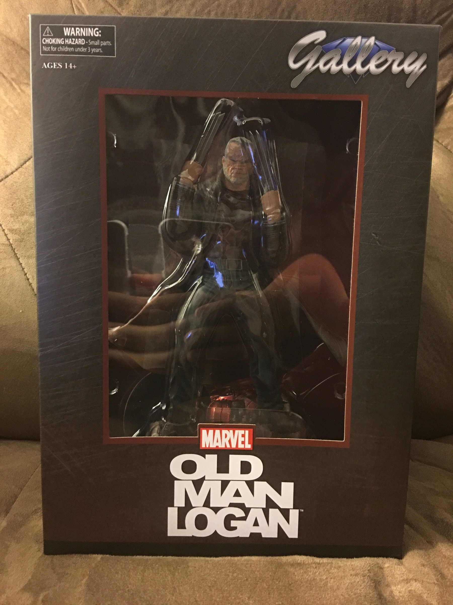 DIAMOND SELECT MARVEL GALLERY - WOLVERINE OLD MAN LOGAN FIGURE STATUE